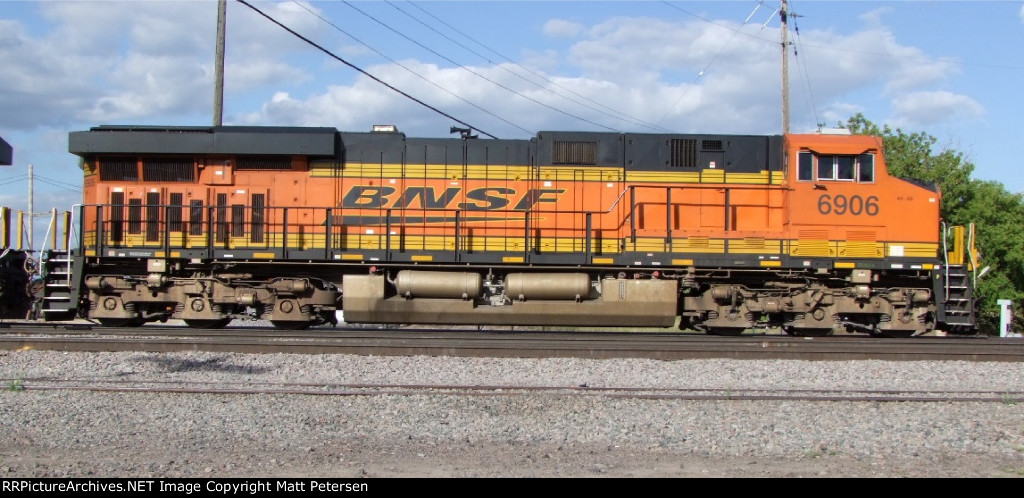 BNSF 6906